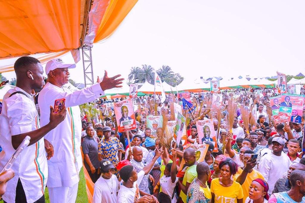 Heavy crowd converge in Warri as Gbagi, SDP national chairman, others ...