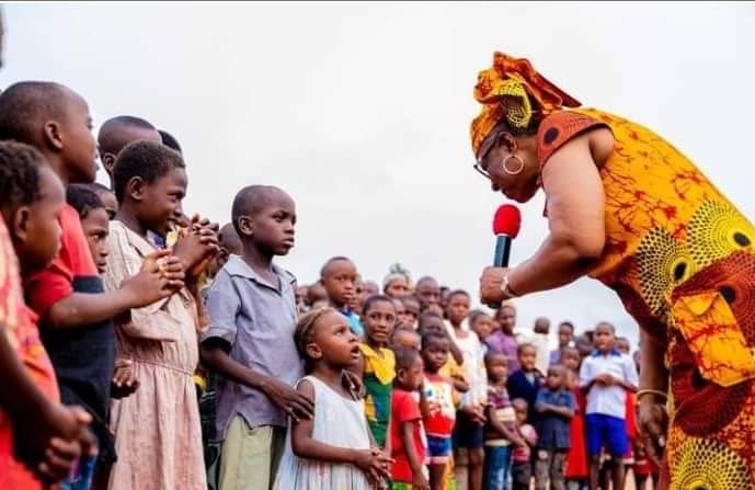 Relief as Okowa's wife visits flood victims in IDP camps, donates food ...