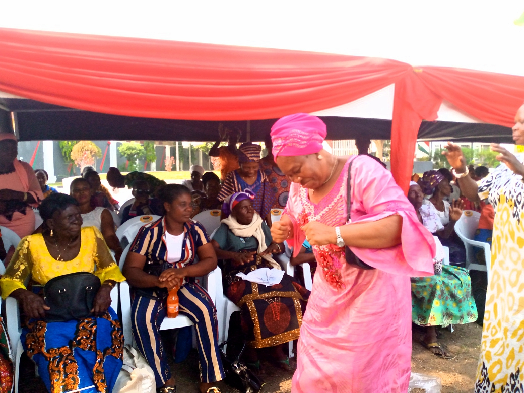 See pictures as Olorogun Barr Kenneth Gbagi hosts widows from all over ...