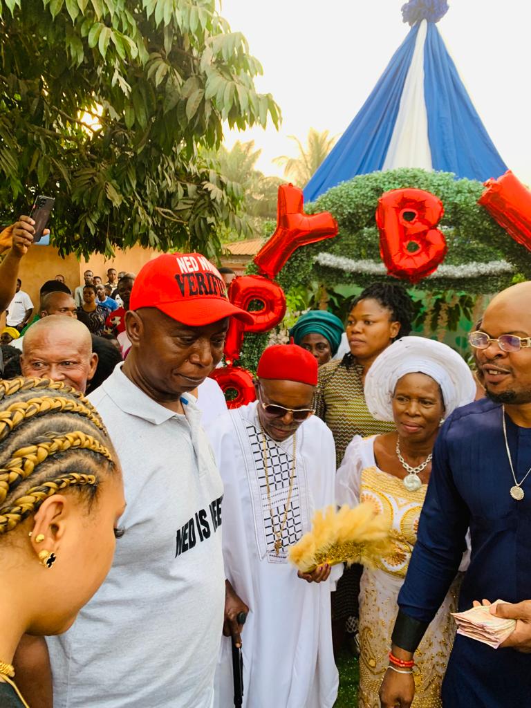 Nwoko proves rumour mongers wrong, pulls crowd as he attends kinsman's ...