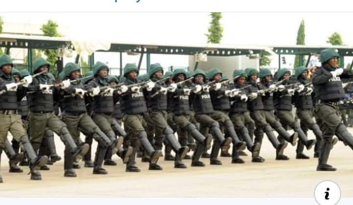 BREAKING: Tension rises as anti-riot policemen seal state assembly ...