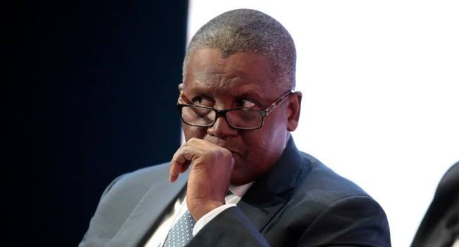 JUST IN: Africa's richest man, Aliko Dangote weeps profusely, cleans ...