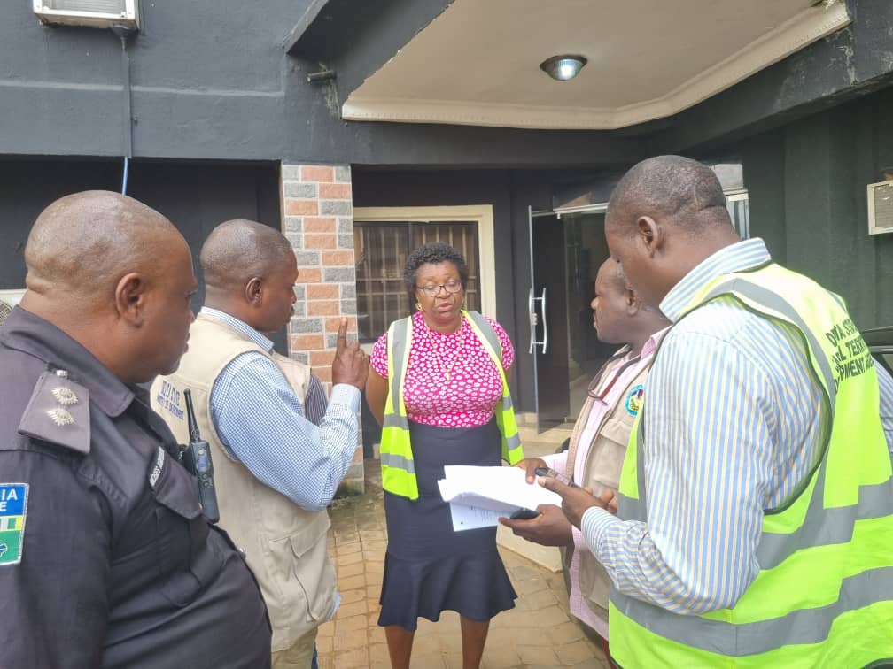 Delta State Ministry of Environment arrests individuals urinating in ...