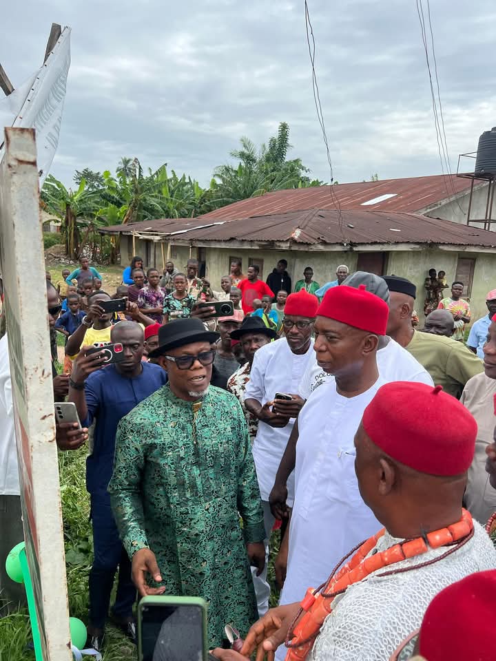 Senator Nwoko, Mpigi commission 50 solar-powered streetlights in Ndokwa ...