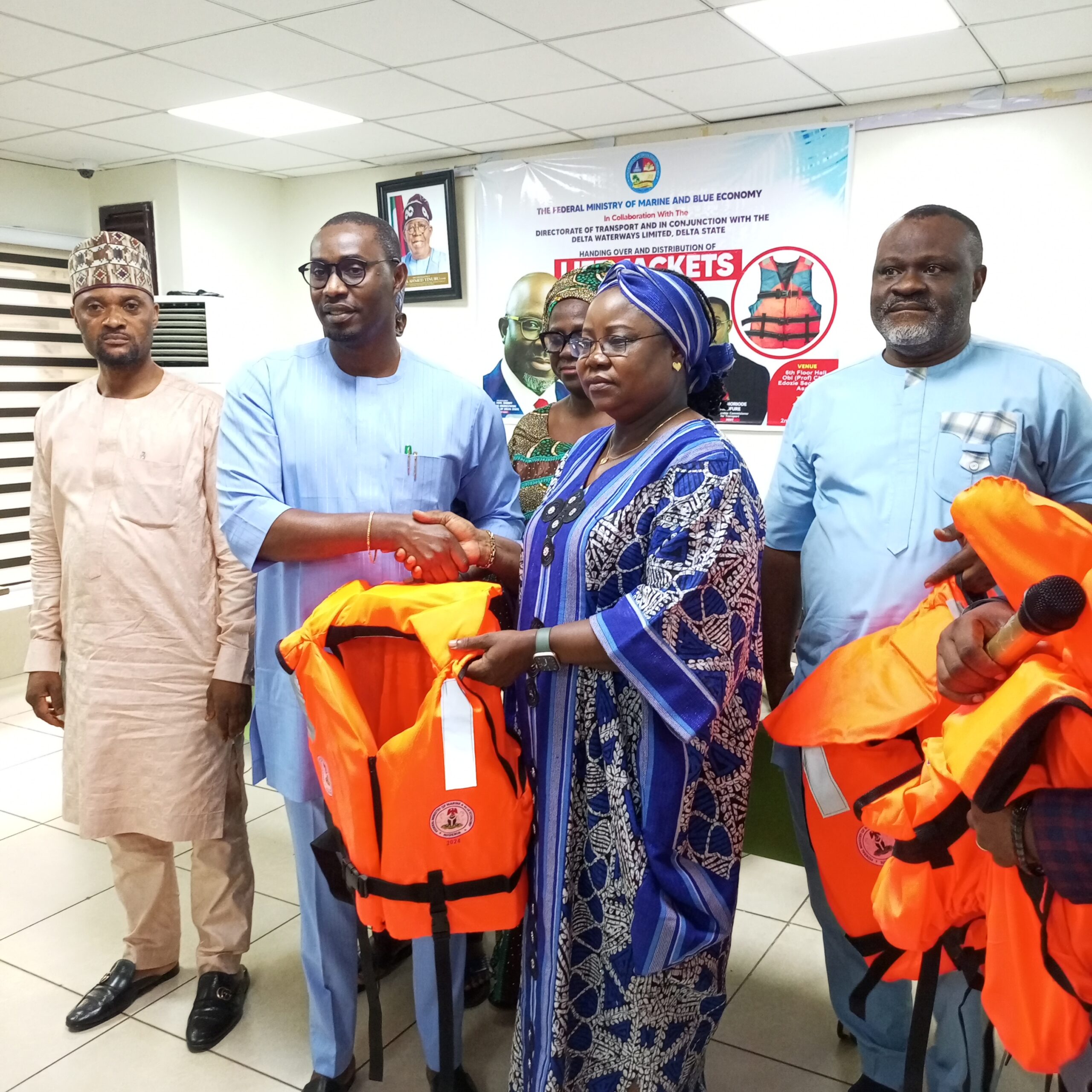 Federal Government Distributes 3,500 Life Jackets in Delta State to ...