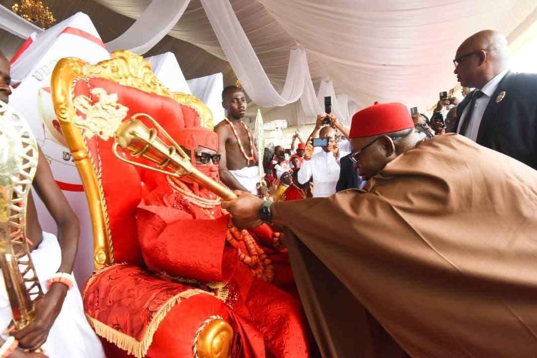 Senator Dafinone Congratulates Ovie of Udu Kingdom on Presentation of ...
